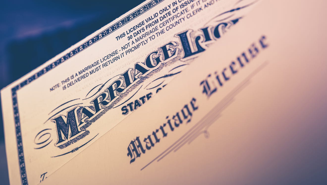 Public vs. Confidential Marriage Licenses: a Full Guide